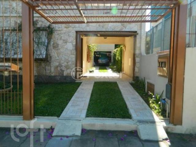 Casa, 3 dormitórios, 190 m², em Cavalhada