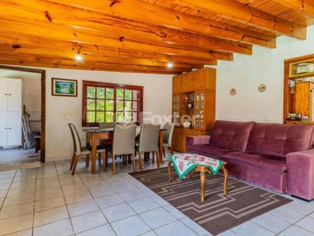 Casa, 3 dormitórios, 190 m², em Chácara das Rosas
