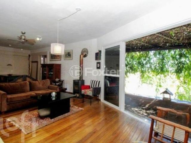 Casa, 3 dormitórios, 193.25 m², em Teresópolis