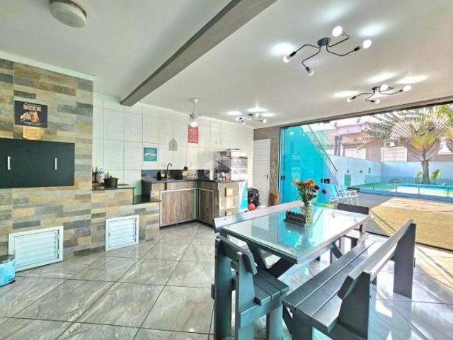 Casa 3 dormitorios, 1 Suíte, 5 vagas, semi mobiliado em Canoas