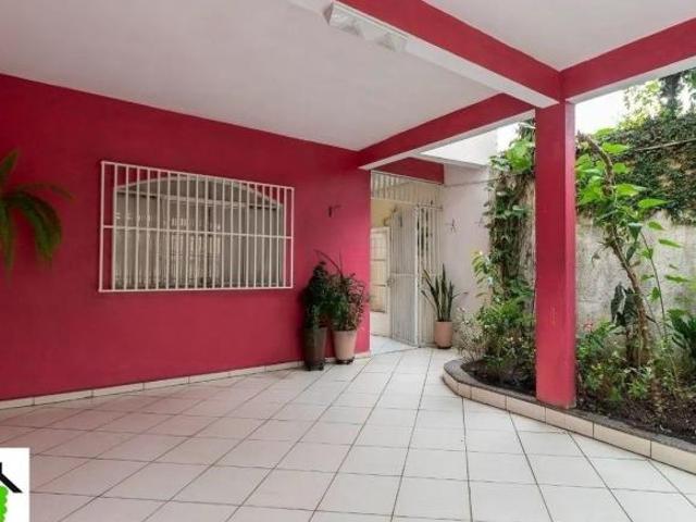Casa 3 Dormitórios + 1 Suíte + Varanda + Cozinha Americana + Quintal + 01 Vaga