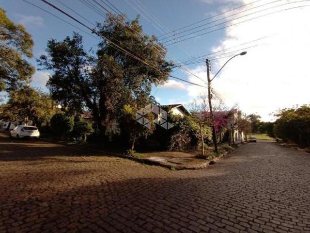 Casa 3 dormitórios,1 suite num terreno de 750m²