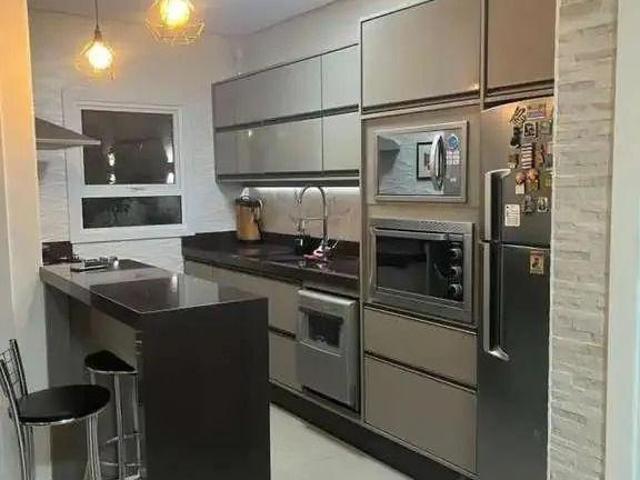 Casa / 3 Dormitórios / 1 Suíte / Pátio / Churrasqueira / Mobiliado / 2 Vagas / I
