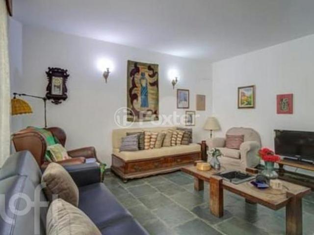 Casa, 3 dormitórios, 204 m², em Vila Cordeiro