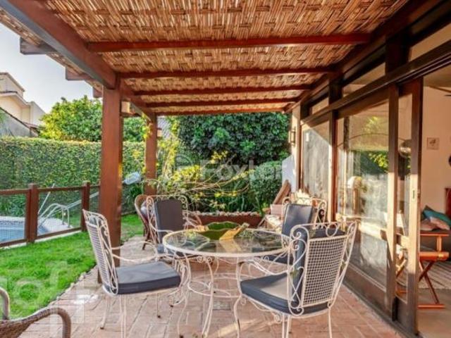 Casa, 3 dormitórios, 205 m², em Ipanema