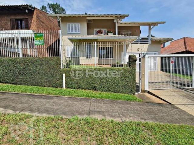Casa, 3 dormitórios, 205.2 m², em Canudos