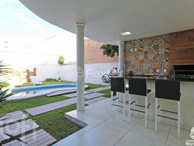 Casa, 3 dormitórios, 206 m², em São Sebastião