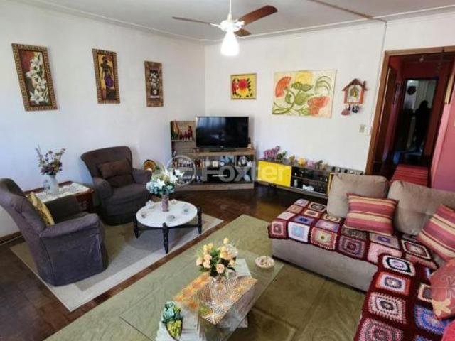 Casa, 3 dormitórios, 207 m², em Sarandi
