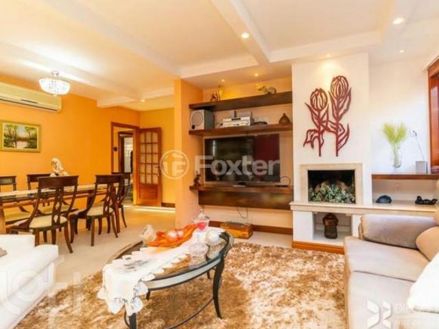 Casa, 3 dormitórios, 207.75 m², em Teresópolis