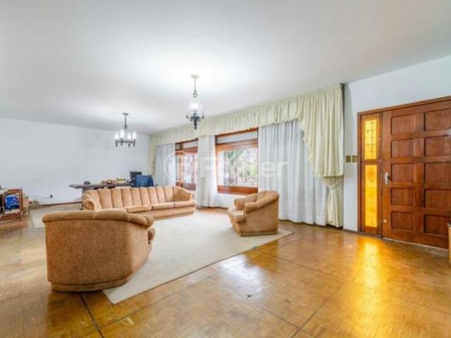 Casa, 3 dormitórios, 208 m², em Partenon