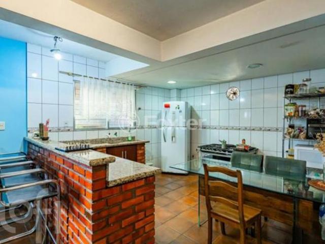 Casa, 3 dormitórios, 209 m², em Passo das Pedras