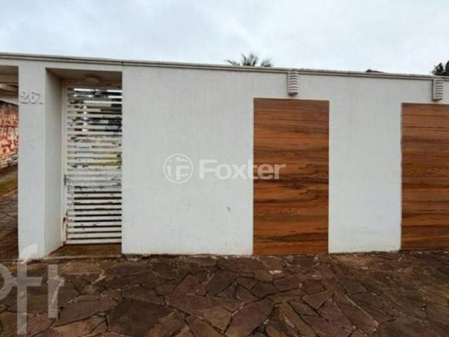 Casa, 3 dormitórios, 200 m², em Centro