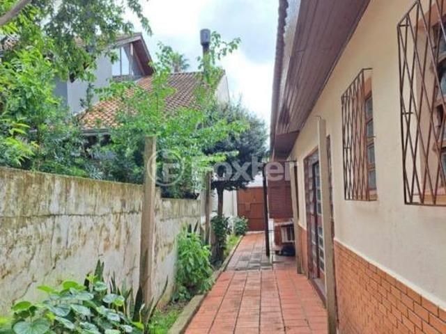 Casa, 3 dormitórios, 200 m², em Glória