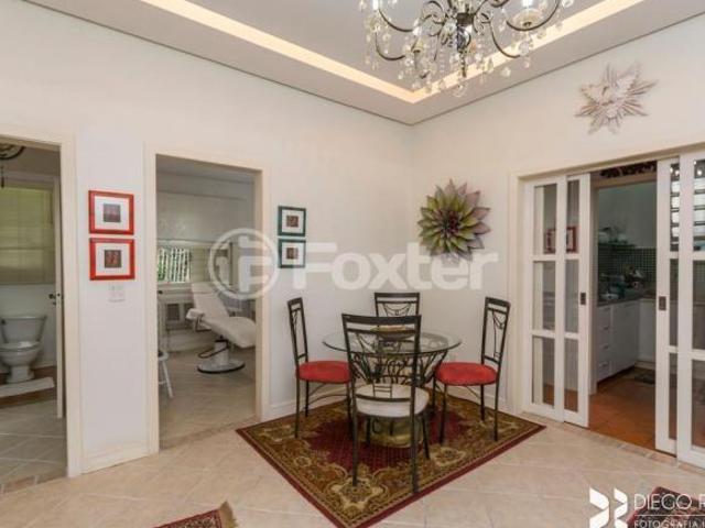 Casa, 3 dormitórios, 200 m², em Petrópolis