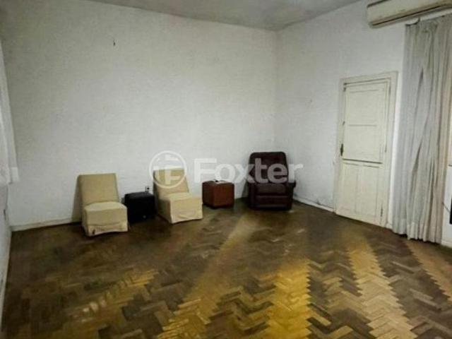 Casa, 3 dormitórios, 200 m², em Petrópolis