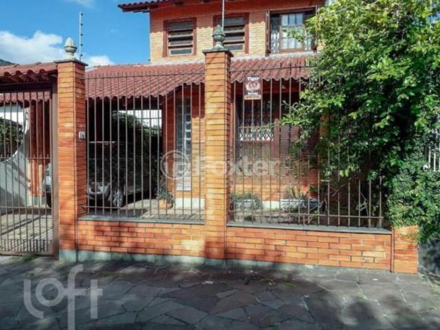 Casa, 3 dormitórios, 216 m², em Partenon