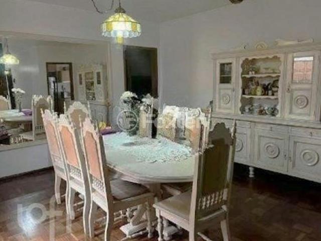 Casa, 3 dormitórios, 217 m², em Jardim Lindóia