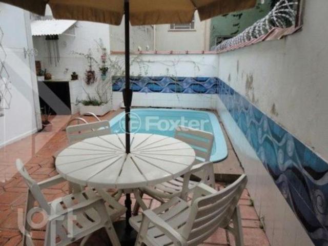 Casa, 3 dormitórios, 217 m², em Petrópolis