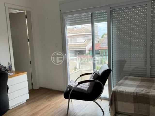 Casa, 3 dormitórios, 210 m², em Igara