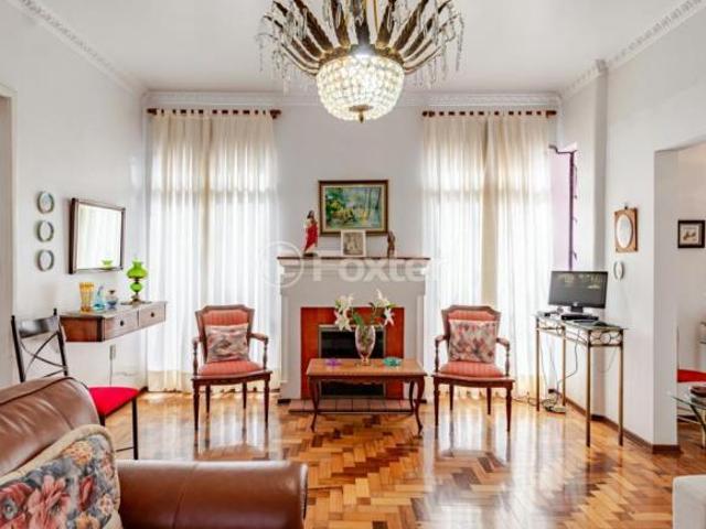 Casa, 3 dormitórios, 210 m², em Teresópolis