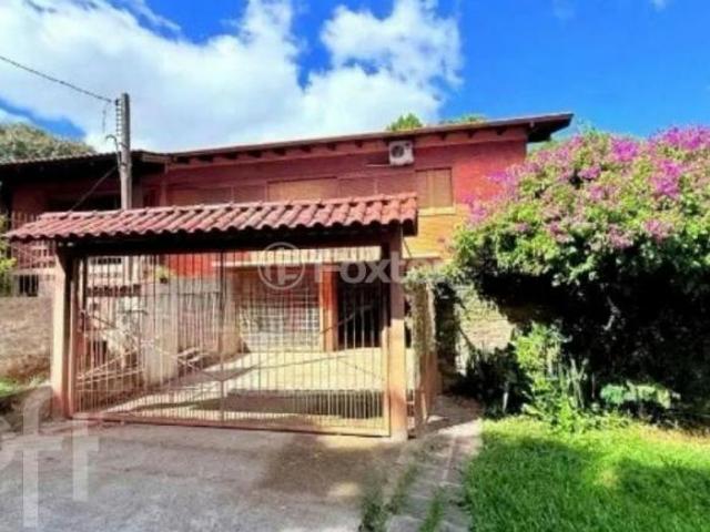 Casa, 3 dormitórios, 211.73 m², em Centro