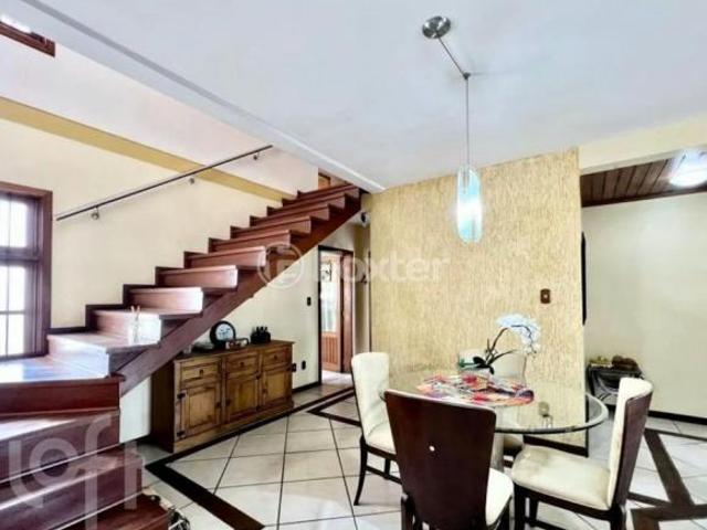 Casa, 3 dormitórios, 213.26 m², em Canudos
