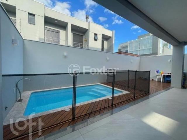 Casa, 3 dormitórios, 213.47 m², em Estância Velha