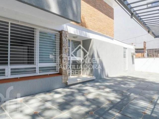 Casa, 3 dormitórios, 224 m², em Menino Deus