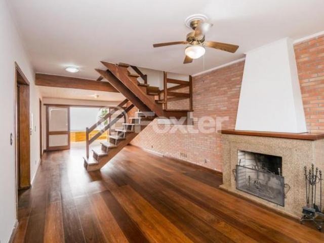 Casa, 3 dormitórios, 224 m², em Santana