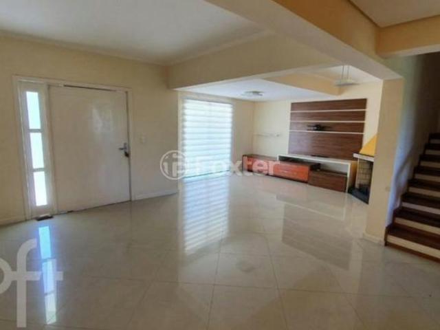 Casa, 3 dormitórios, 224.05 m², em Santa Catarina