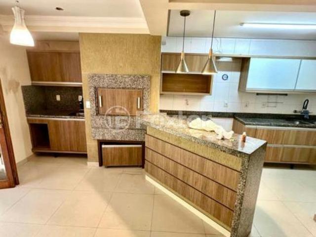 Casa, 3 dormitórios, 225 m², em Chácara das Pedras