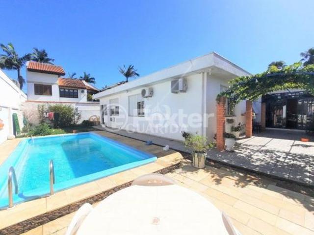 Casa, 3 dormitórios, 226 m², em Três Figueiras