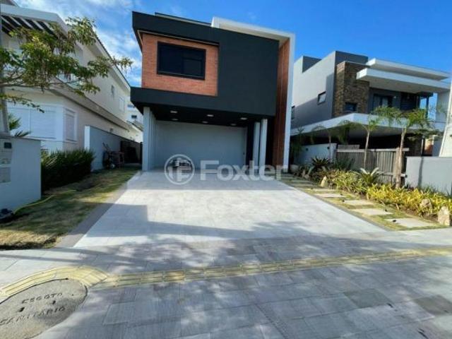Casa, 3 dormitórios, 228 m², em São Vicente