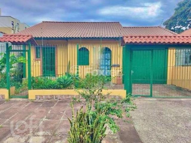 Casa, 3 dormitórios, 220 m², em Cavalhada