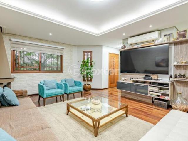 Casa, 3 dormitórios, 220 m², em Espírito Santo