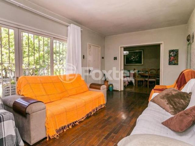 Casa, 3 dormitórios, 220 m², em Ipanema
