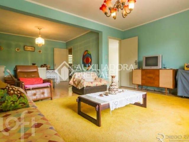 Casa, 3 dormitórios, 220 m², em Petrópolis