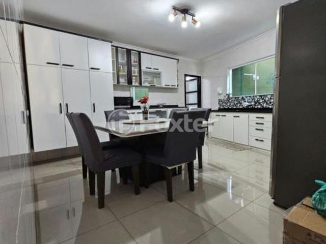 Casa, 3 dormitórios, 220 m², em Vila Curuçá