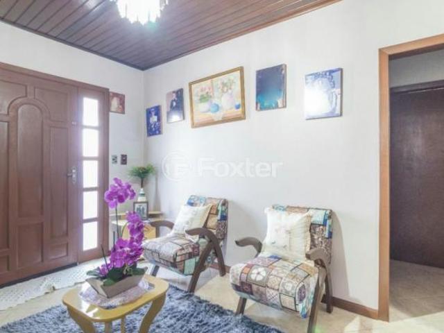 Casa, 3 dormitórios, 221 m², em Maringá