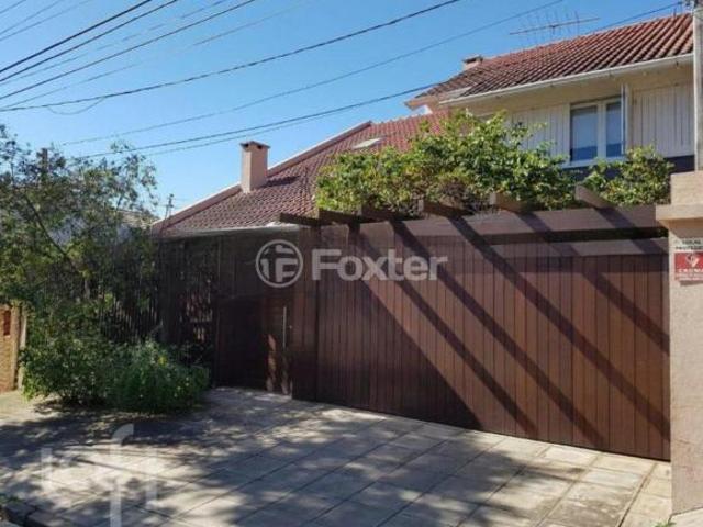 Casa, 3 dormitórios, 234.85 m², em São José