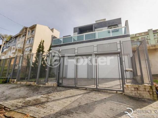 Casa, 3 dormitórios, 234.96 m², em Teresópolis