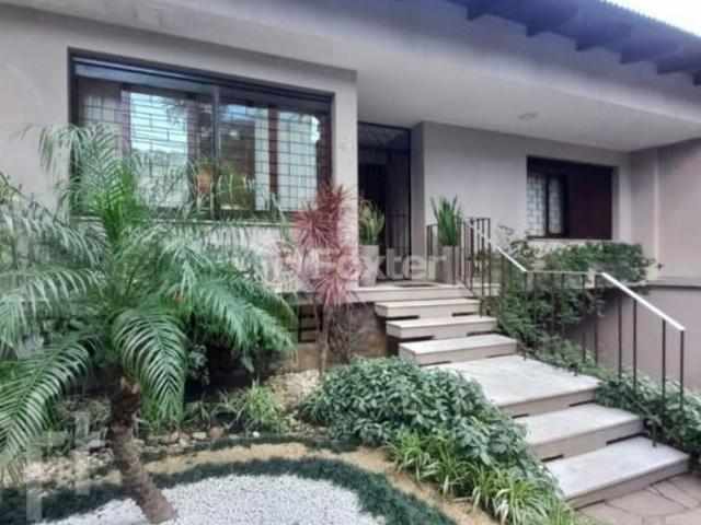 Casa, 3 dormitórios, 237 m², em Auxiliadora