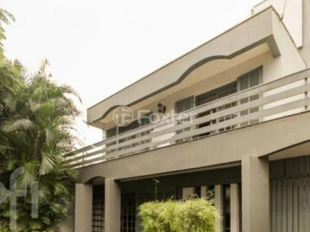 Casa, 3 dormitórios, 239 m², em Auxiliadora