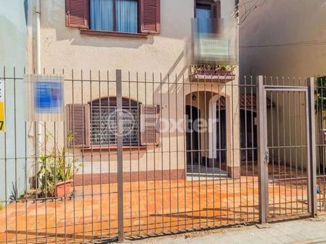 Casa, 3 dormitórios, 230 m², em Santa Cecília