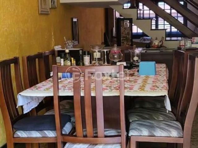 Casa, 3 dormitórios, 230 m², em Vila São Pedro
