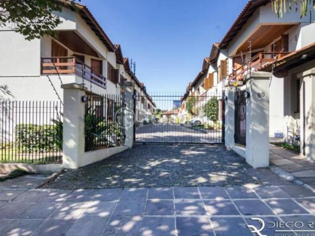 Casa, 3 dormitórios, 232.96 m², em Tristeza
