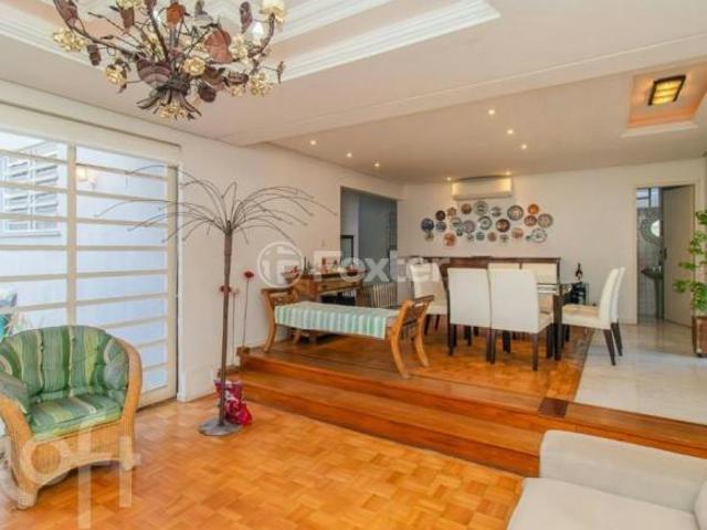 Casa, 3 dormitórios, 233.75 m², em Três Figueiras