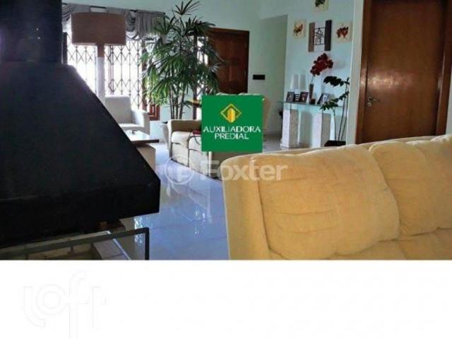 Casa, 3 dormitórios, 244.15 m², em Teresópolis