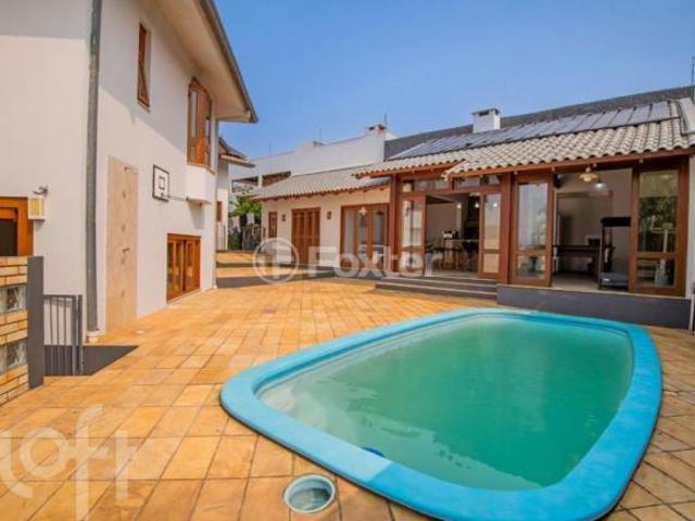 Casa, 3 dormitórios, 245 m², em Fazenda São Borja