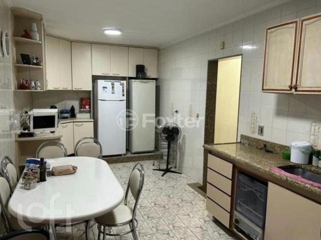 Casa, 3 dormitórios, 247 m², em Vila Monumento